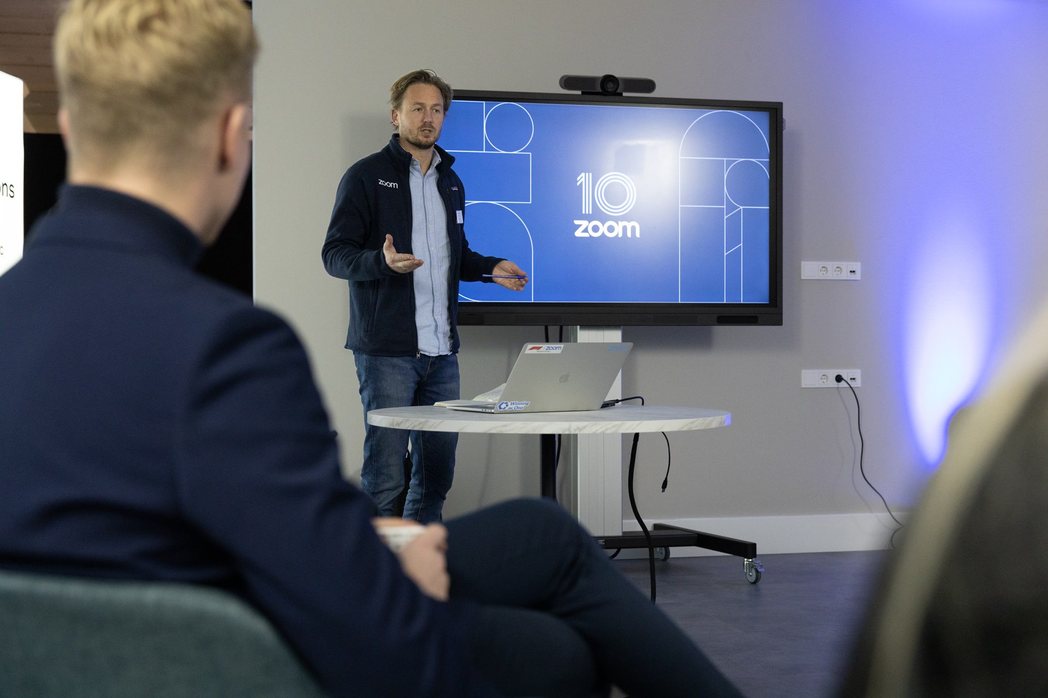 Eén platform voor hybride samenwerking: One platform to connect